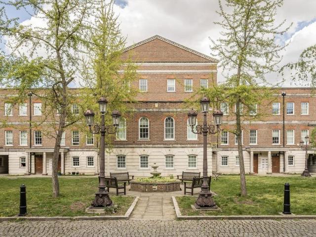 The Highway, London E1W 2 bed flat to rent £2,400 pcm £554 pw