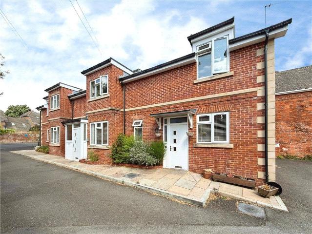 The Hundred, Romsey, Hampshire SO51, 2 bed flat to rent, £1,350 pcm | PrimeLocation