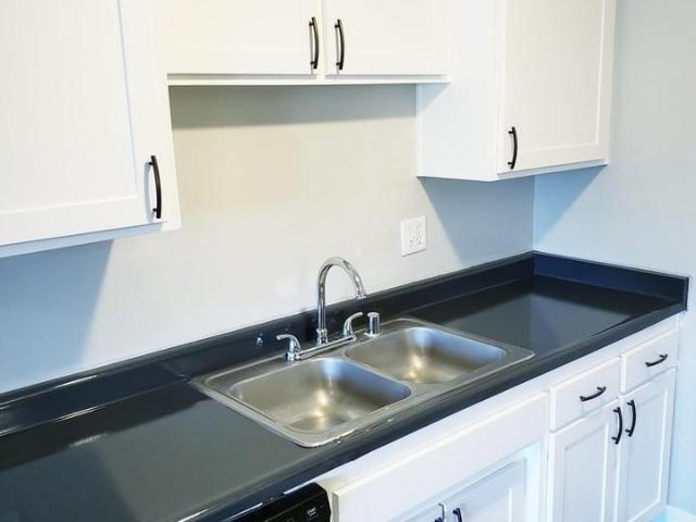 The Huntington Apartments 2 Bedroom Apartment for Rent at 3225 Julliard Dr, Sacramento, CA 95826 College Glen