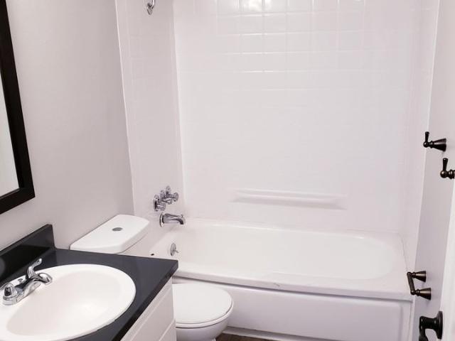 The Huntington Apartments 2 Bedroom Apartment for Rent at 3225 Julliard Dr, Sacramento, CA 95826 College Glen