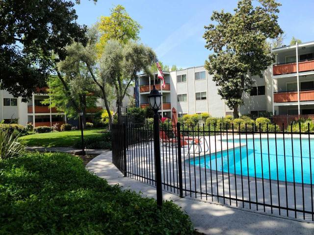 The Huntington Apartments 2 Bedroom Apartment for Rent at 3225 Julliard Dr, Sacramento, CA 95826 College Glen