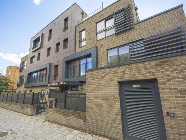 The Hyde, London NW9, 2 bed flat to rent, £2,150 pcm | PrimeLocation