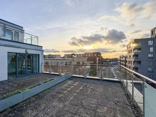 The Hyde, London, NW9 6NJ, United Kingdom | 3 bed apartment for rent #136661152 | Rentberry