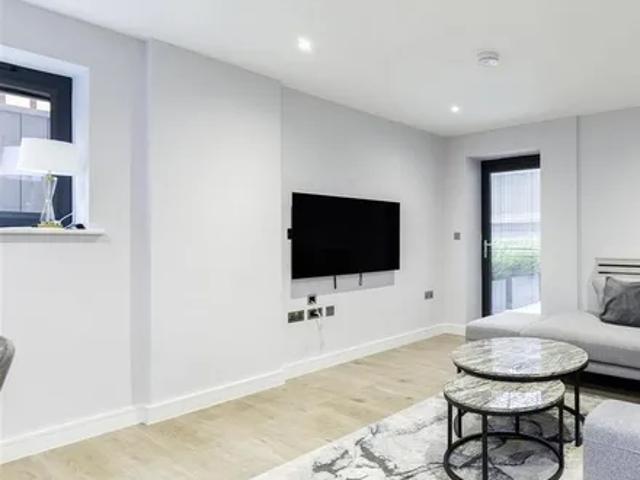 The Hyde, London, NW9 7BY, United Kingdom | 3 bed apartment for rent #140226247 | Rentberry