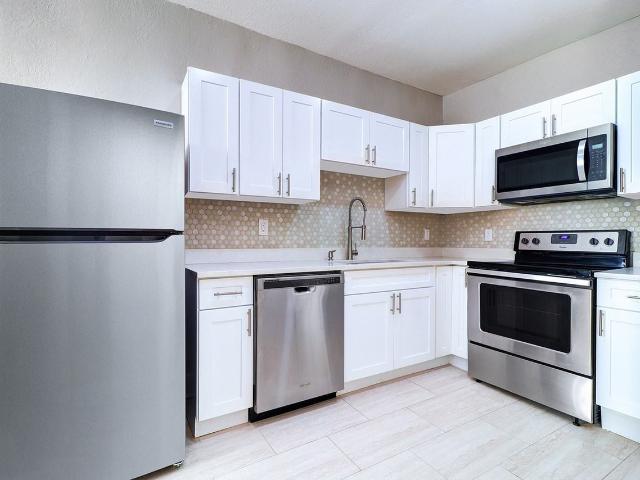 The Hyde Park Collection 1 Bedroom Apartment for Rent at 511 S Westland Ave, Tampa, FL 33606 Courier City Oscawana