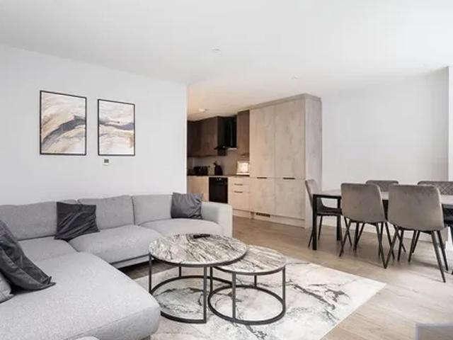 The Hyde School, Hyde Crescent, The Hyde, London, NW9 7EY, United Kingdom | 3 bed apartment for rent #135551863 | Rentberry