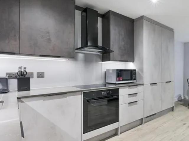 The Hyde School, Hyde Crescent, The Hyde, London, NW9 7EY, United Kingdom | 3 bed apartment for rent #139334057 | Rentberry