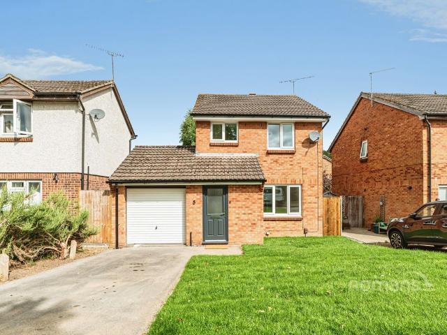 The Hydes, Tilehurst, Reading RG31, 3 bed detached house to rent, £1,850 pcm | PrimeLocation