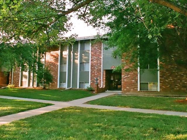 The Inverness Apartments 2 Bedroom Apartment for Rent at 8611 Birch Dr, La Vista, NE 68128