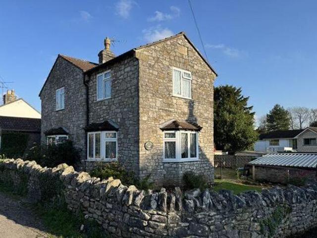 The Inner Down, Oldown, 3 Bedroom Character