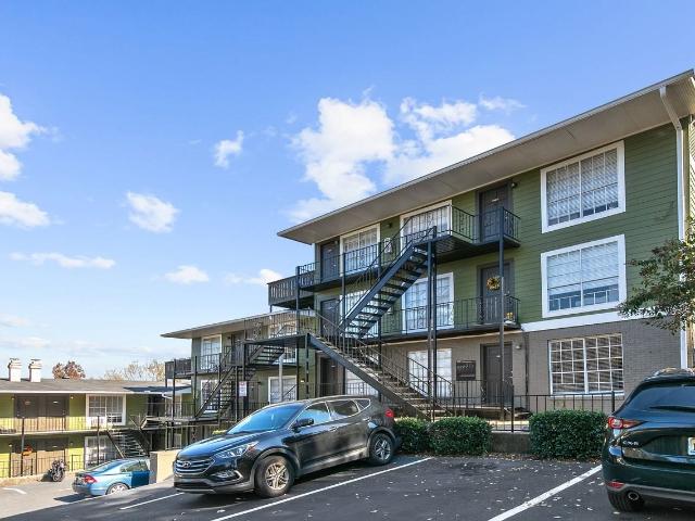 The Irish 2 Bedroom Apartment for Rent at 1200 18th Ave S, Birmingham, AL 35205 Five Points South