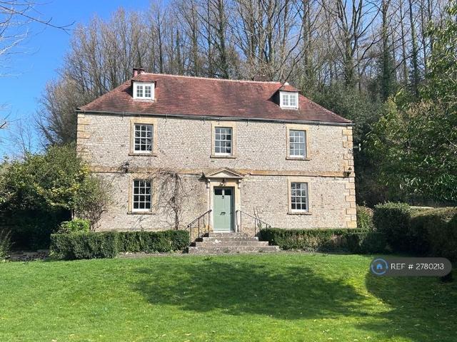 The Island, Warminster, BA12 4 bed semi detached house to rent £2,750 pcm £635 pw