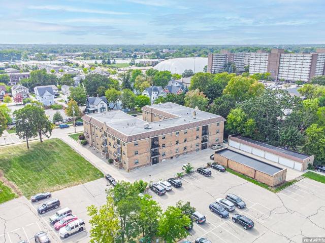 The Ivy 1 Bedroom Apartment for Rent at 512 Algoma Blvd, Oshkosh, WI 54901