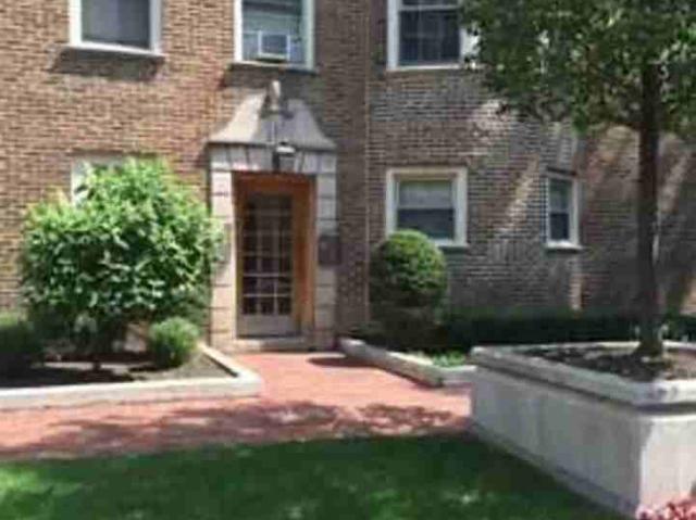 The John Evans Building Studio Apartment for Rent at 1600 Hinman Avenue, Chicago, IL 60201 Evanston