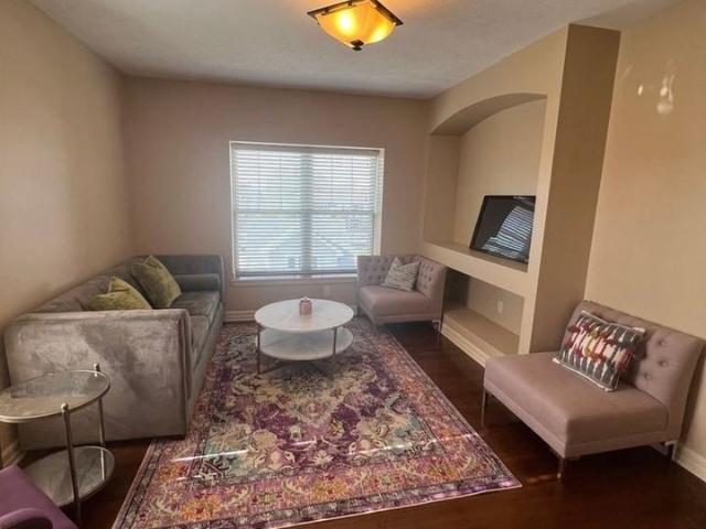 The Jackson 1 Bedroom Apartment for Rent at 3007 Jackson St, Omaha, NE 68105 Leavenworth