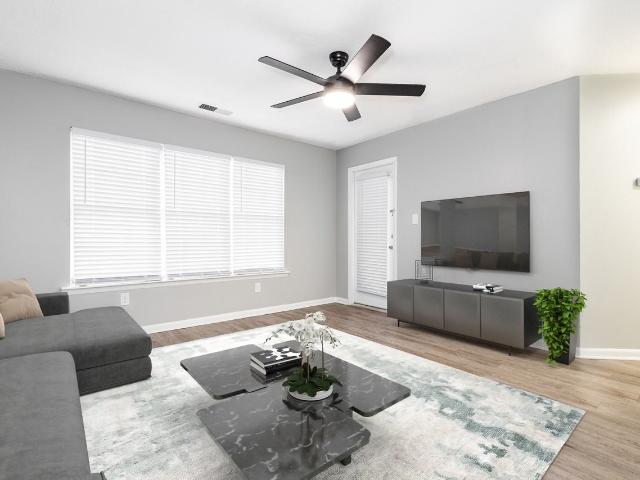 The Jade Charlotte 3 Bedroom Apartment for Rent at 5600 Paces Glen Avenue, Charlotte, NC 28212 North Sharon Amity