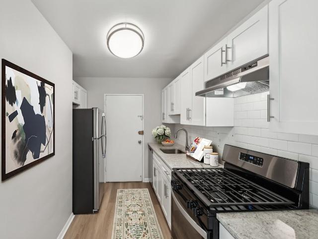 The Jefferson, an Eagle Rock Community 2 Bedroom Apartment for Rent at 6166 Leesburg Pike, Falls Church, VA 22044