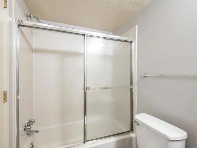 The Jeffersonian 2 Bedroom Apartment for Rent at 2401 Arlington Blvd, Charlottesville, VA 22903