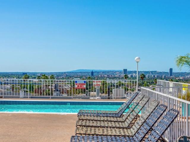 The Jessica Apts 2 Bedroom Apartment for Rent at 1611 N Formosa Ave, Los Angeles, CA 90046 Hollywood Hills West