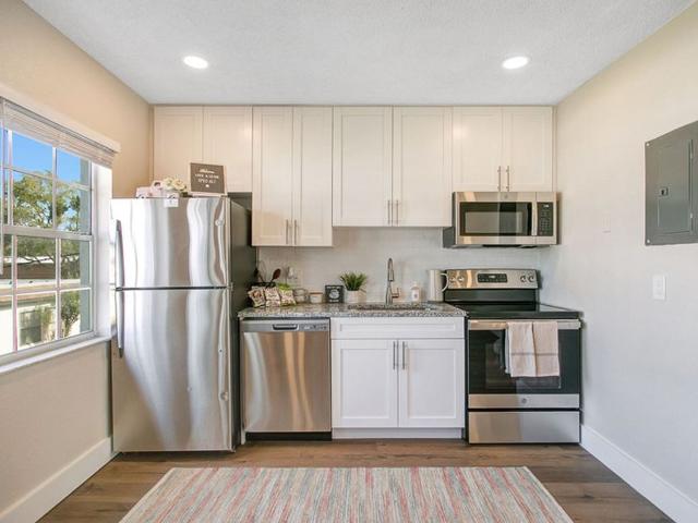 The Juliette | ONE MONTH FREE on 1 Bedroom Apartments in Orlando 1 Bedroom Apartment for Rent at 1225 Moselle Ave, Orlando, FL 32807