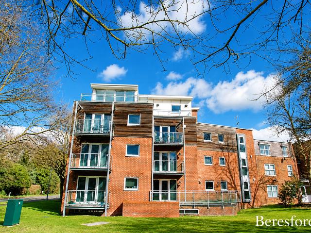 The Junction, Alexander Lane CM13, 2 bed flat to rent, £1,950 pcm | PrimeLocation