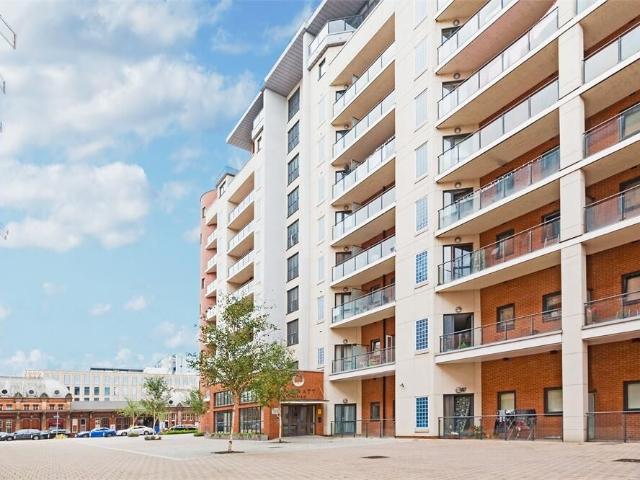 The Junction, Grays Place, Slough SL2, 2 bed flat to rent, £1,600 pcm | PrimeLocation