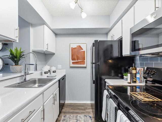 The Junction Studio Apartment for Rent at 7760 Mccallum Blvd, Dallas, TX 75252