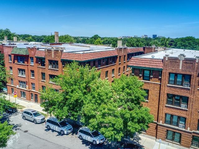 The Juneway Terrace 2 Bedroom Apartment for Rent at 1700 W Juneway Ter, Chicago, IL 60626 Rogers Park