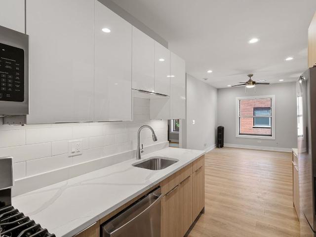 The Juneway Terrace 3 Bedroom Apartment for Rent at 1700 W Juneway Ter, Chicago, IL 60626 Rogers Park