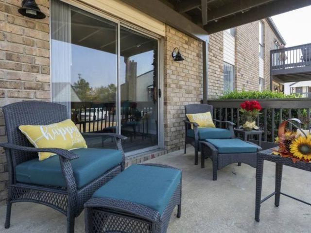 The Onyx Hoover Apartments 1 Bedroom Apartment for Rent at 990 Wisteria Pl, Hoover, AL 35216