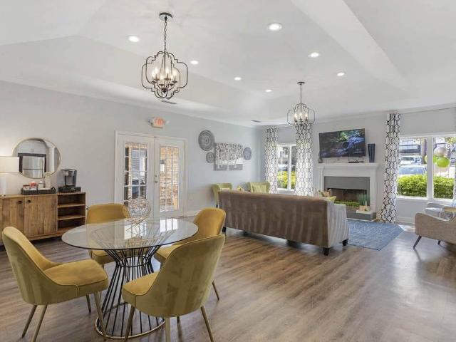 The Onyx Hoover Apartments 1 Bedroom Apartment for Rent at 990 Wisteria Pl, Hoover, AL 35216
