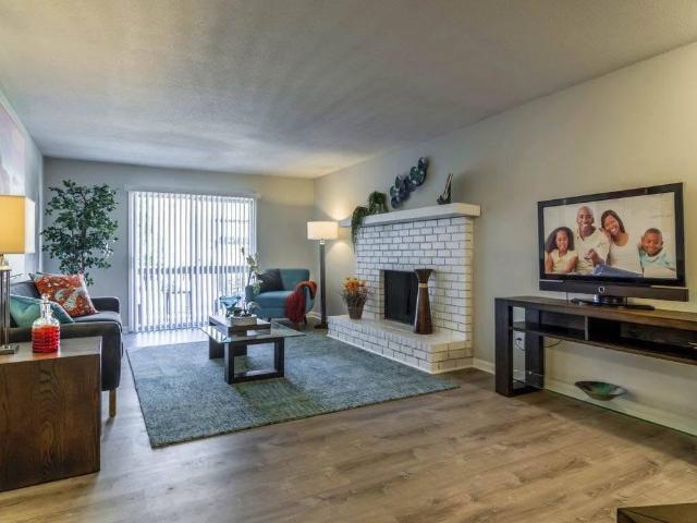 The Onyx Hoover Apartments 2 Bedroom Apartment for Rent at 990 Wisteria Pl, Hoover, AL 35216