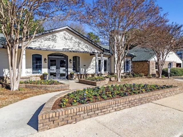 The Onyx Hoover Apartments 2 Bedroom Apartment for Rent at 990 Wisteria Pl, Hoover, AL 35216