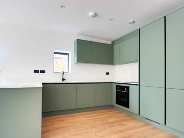 The Oak, Oldfield Lane, 2 Bedroom Flat