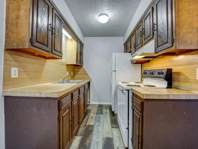 The Oak: 1 & 2 Bedroom Apartments 2 Bedroom Apartment for Rent at 2520 N E St, Fort Smith, AR 72901