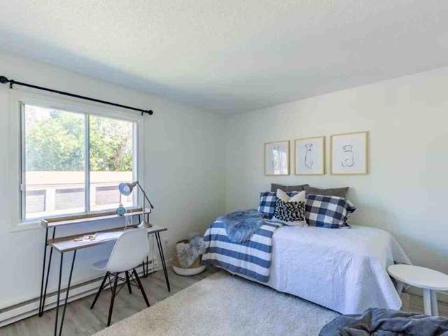 The Oaks 1 Bedroom Apartment for Rent at 6209 Se 5th St, Des Moines, IA 50315 South Park