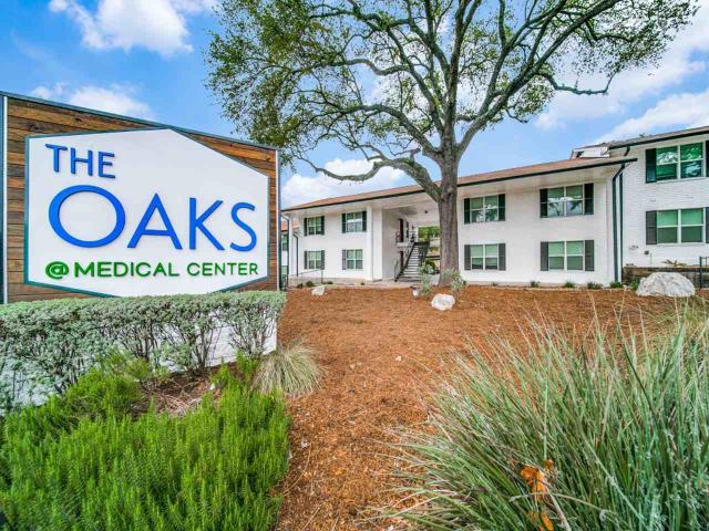 The Oaks Apartments At Medical Center 2 Bedroom Apartment for Rent at 1847 Babcock Rd, San Antonio, TX 78229