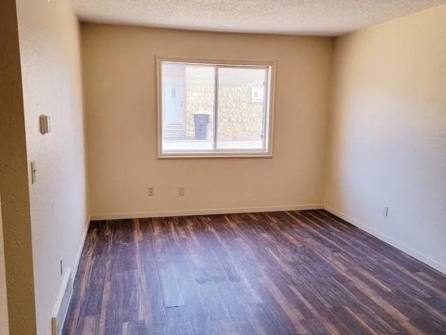 The Oaks Apartments 2 Bedroom Apartment for Rent at 900 East 5th Street, Blue Earth, MN 56013