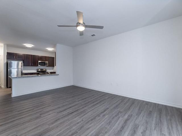 The Oaks at Ben White 2 Bedroom Apartment for Rent at 6936 E Ben White Blvd, Austin, TX 78741 Montropolis