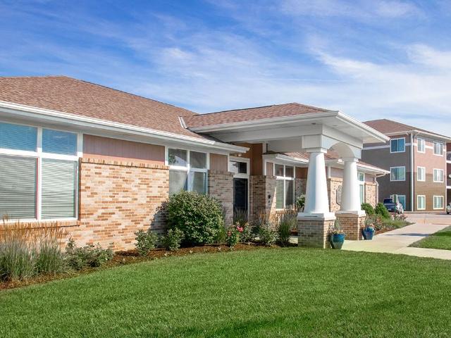 The Oaks at Lakeview 1 Bedroom Apartment for Rent at 7471 Lakeview Ct, Ralston, NE 68127