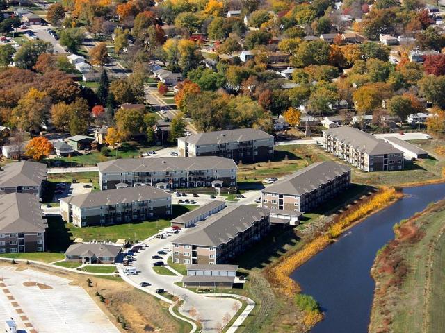 The Oaks at Lakeview 2 Bedroom Apartment for Rent at 7471 Lakeview Ct, Ralston, NE 68127