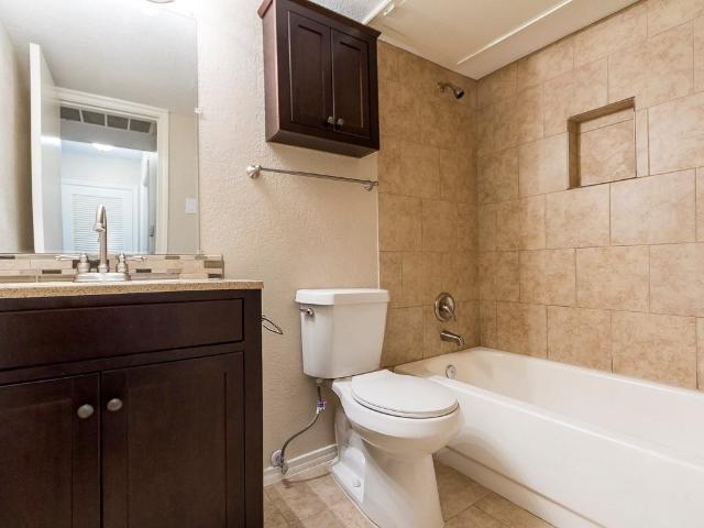 The Oaks at Live Oak 1 Bedroom Apartment for Rent at 4545 4545 Live Oak / 1317 Annex, Dallas, TX 75204
