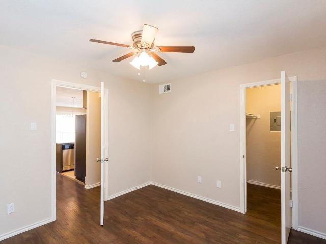 The Oaks at Live Oak 2 Bedroom Apartment for Rent at 4545 4545 Live Oak / 1317 Annex, Dallas, TX 75204