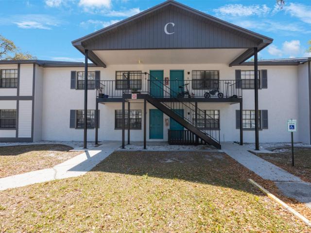 The Oaks at Safety Harbor 3 bedroom 2 bath * Memorial week Special Free 65 inch smart TV and 1/2 off of July Rent if moved in by June 1