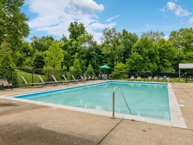 Parkwood Place 1 Bedroom Apartment for Rent at 6817 Brooklawn Dr, Louisville, KY 40214