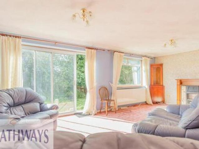 The Oaks, Croesyceiliog, 3 Bedroom End