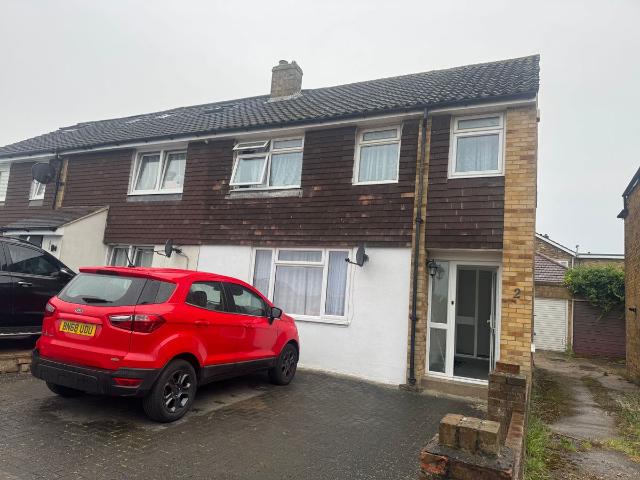 The Oaks, Hayes UB4, Room to rent, £750 pcm | PrimeLocation