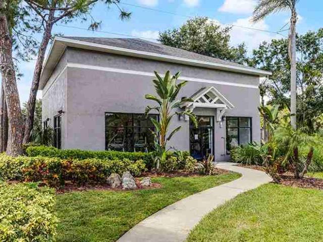 The Oaks of Woodland Park Apartments 2 Bedroom Apartment for Rent at 4747 W Waters Ave, Tampa, FL 33614