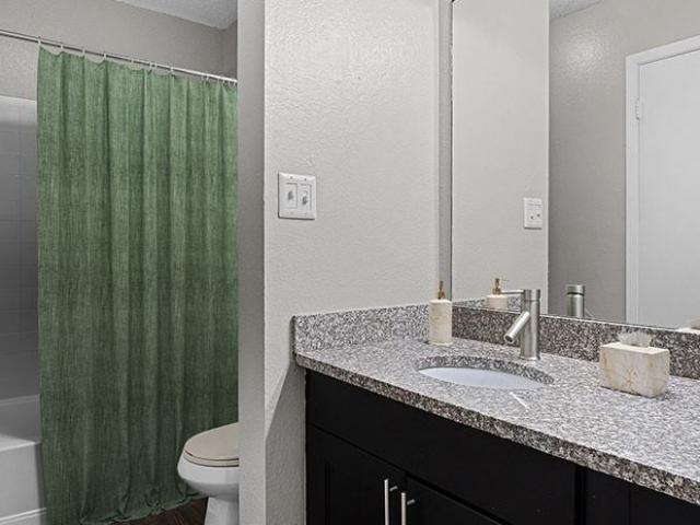 The Oaks of Woodland Park Apartments 2 Bedroom Apartment for Rent at 4747 W Waters Ave, Tampa, FL 33614