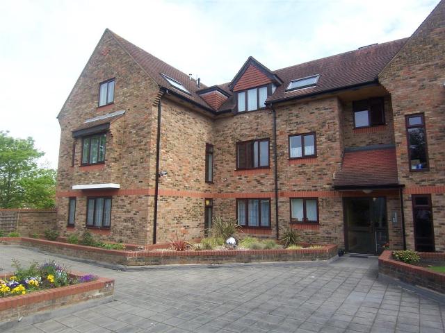 The Oaks, Ruislip HA4, Studio to rent, £1,150 pcm | PrimeLocation